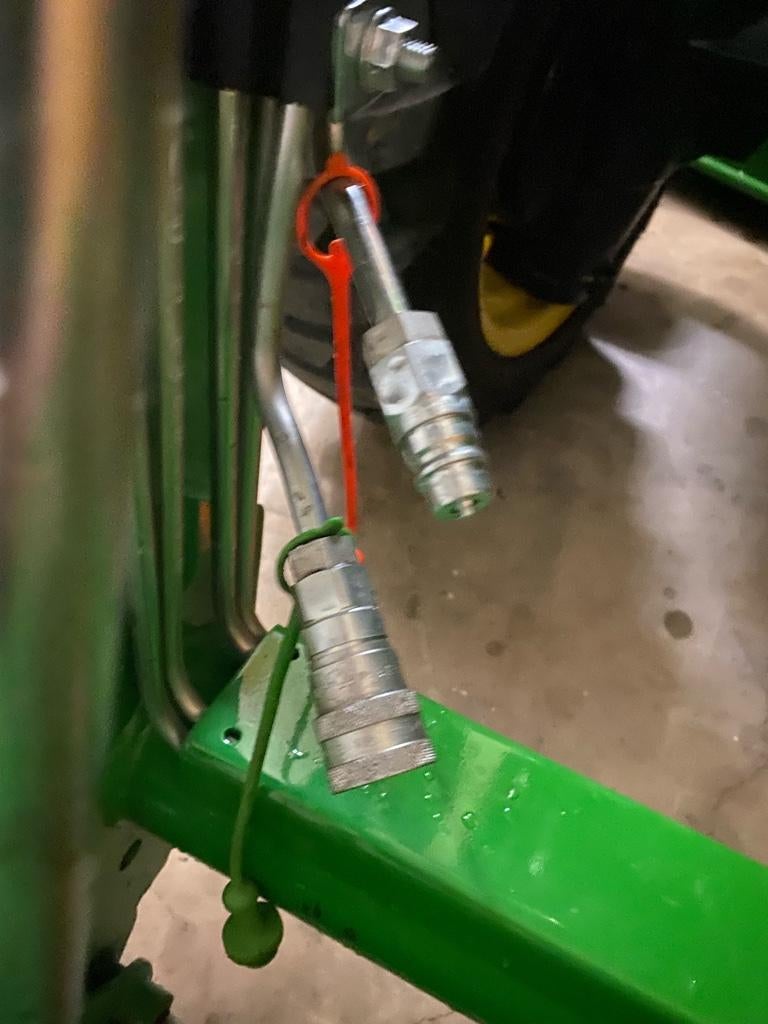 Does your loader 3rd function have 2 female or 1 male/1 female quick ...