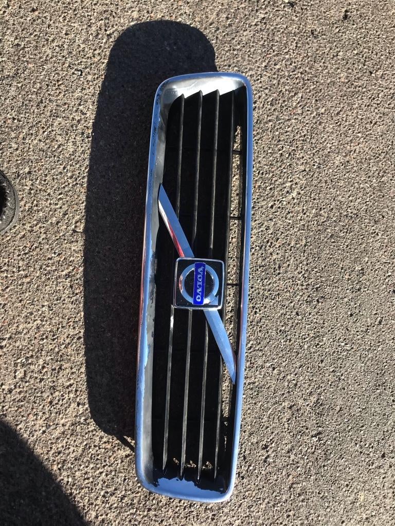 Volvo C30 grill pre-facelift | SwedeSpeed - Volvo Performance Forum