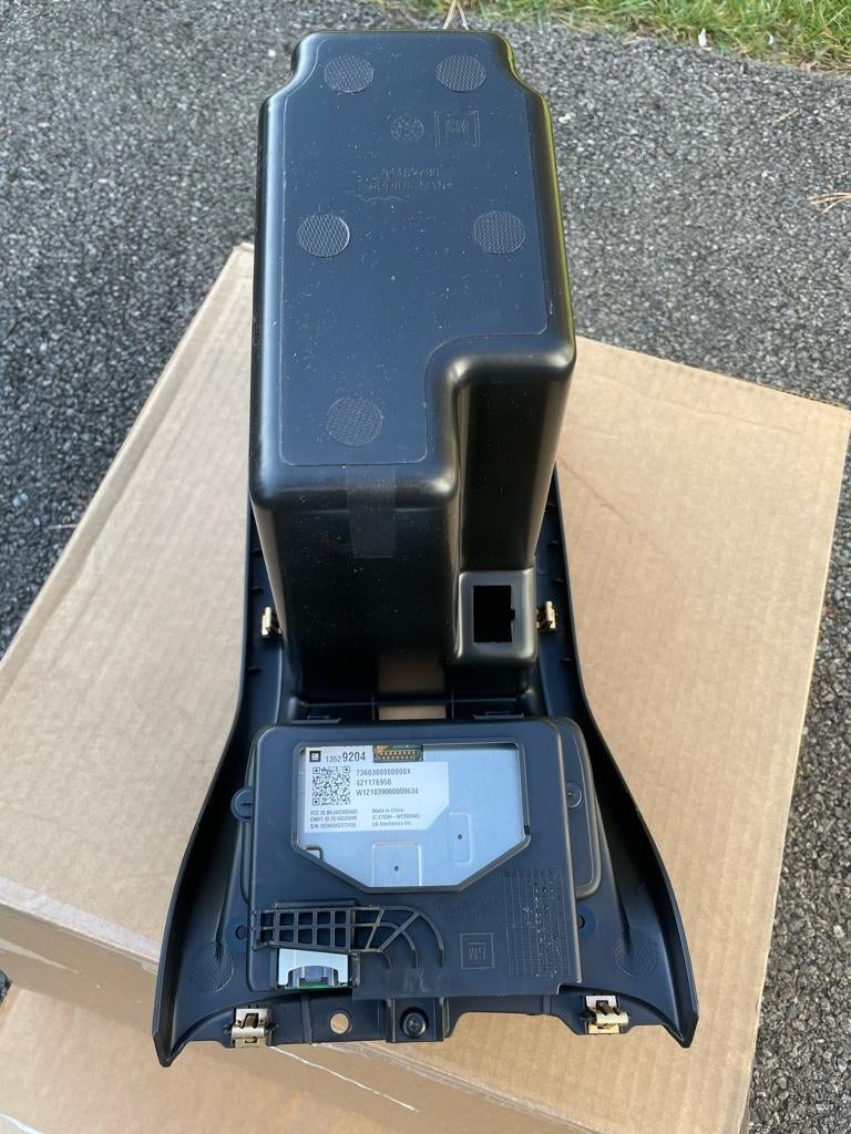 SOLD New Wireless Charging Center Console SOLD | Chevy Colorado & GMC ...