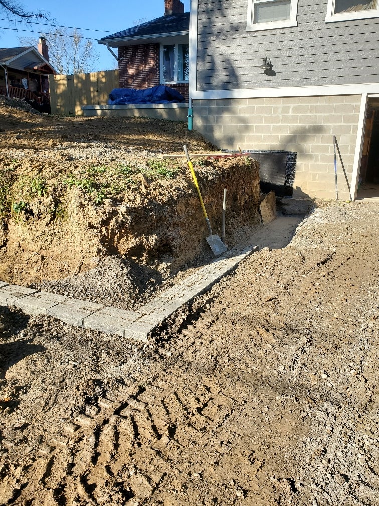 Retaining wall base | DIY Home Improvement Forum