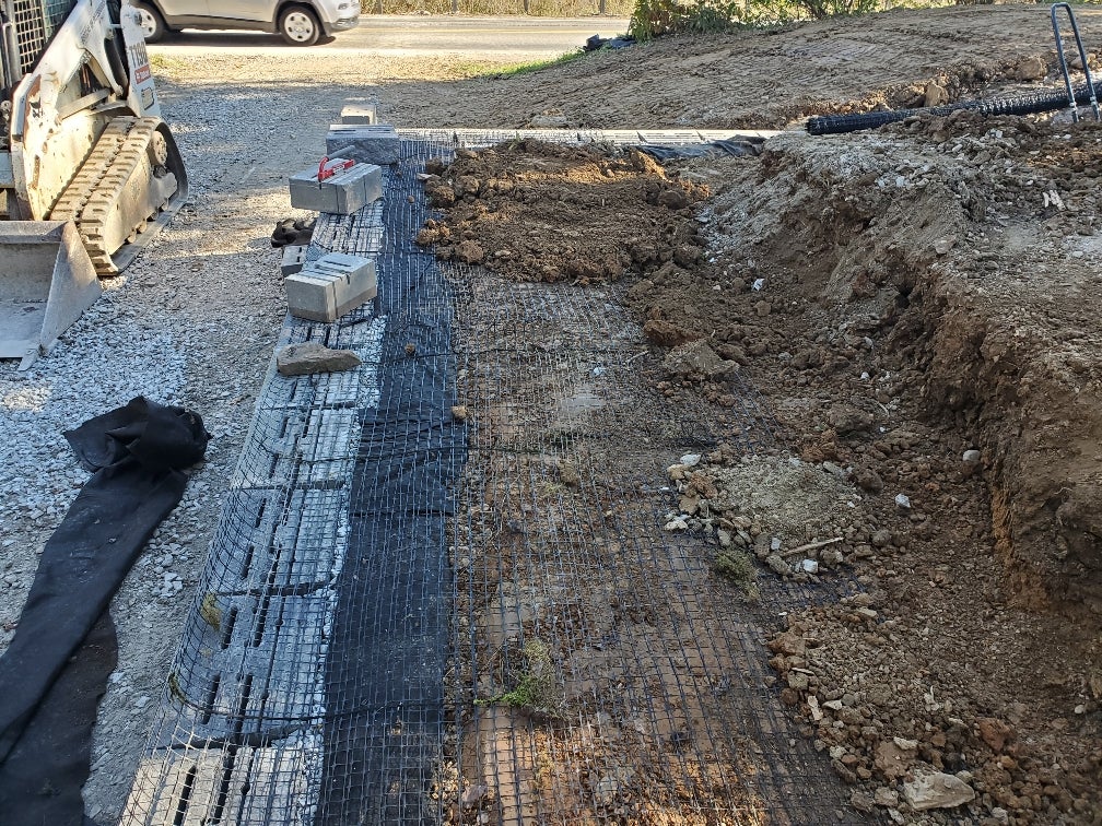 Retaining wall base | DIY Home Improvement Forum