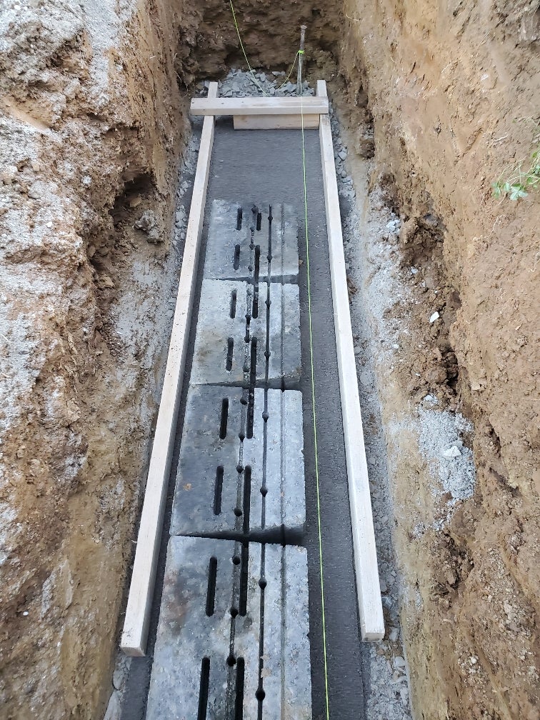 Retaining wall base | DIY Home Improvement Forum