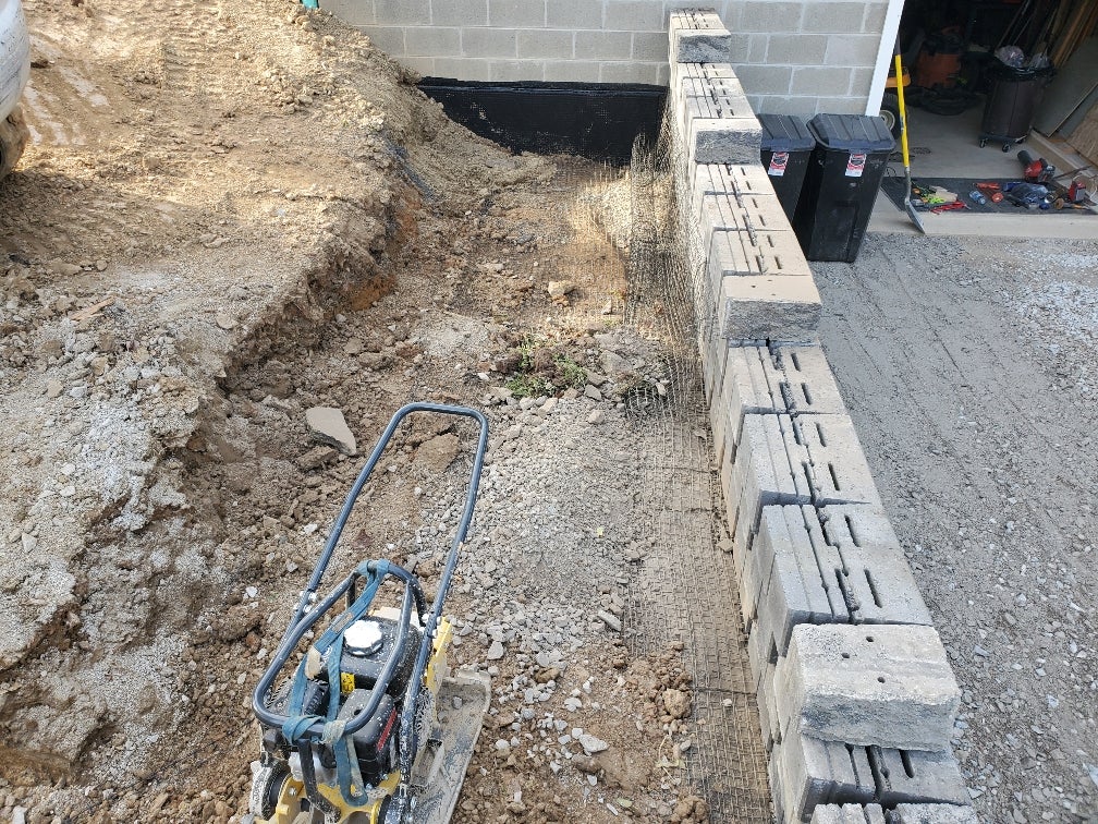 Retaining wall base | DIY Home Improvement Forum