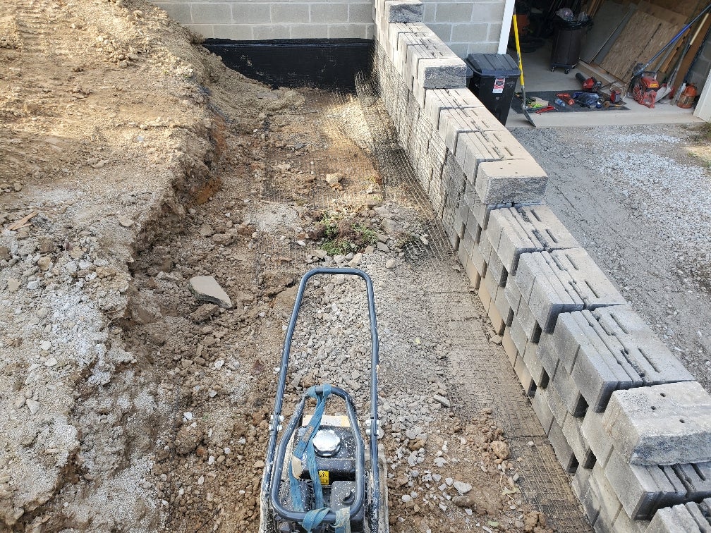 Retaining wall base | DIY Home Improvement Forum