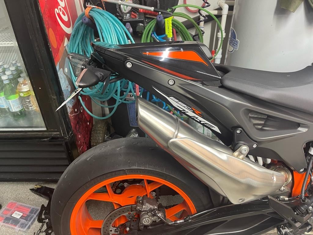 Laconic’s 2021 Duke 890 R build | KTM Forums