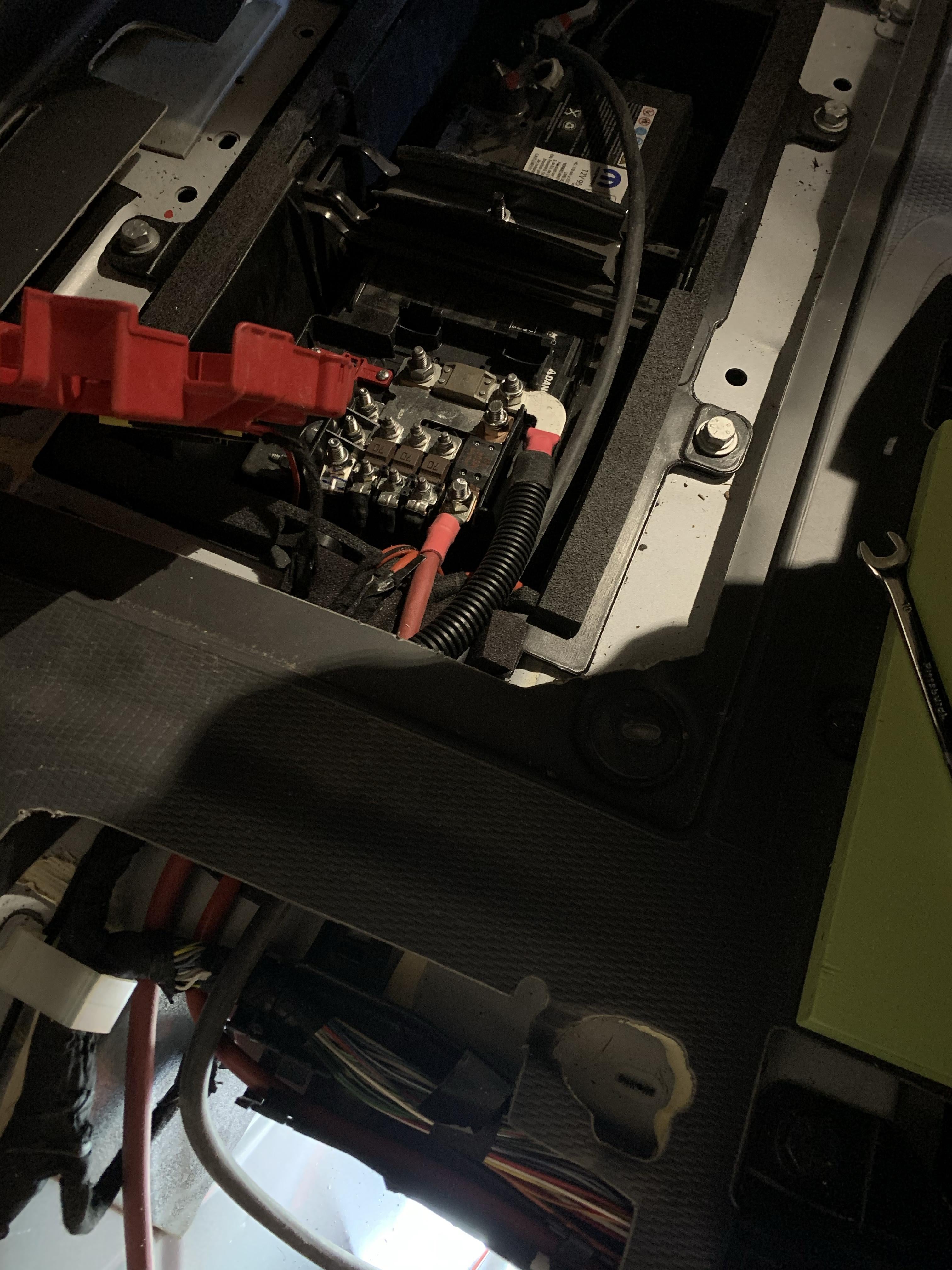 safe to disconnect this 70 amp fused connection at the starter battery ...