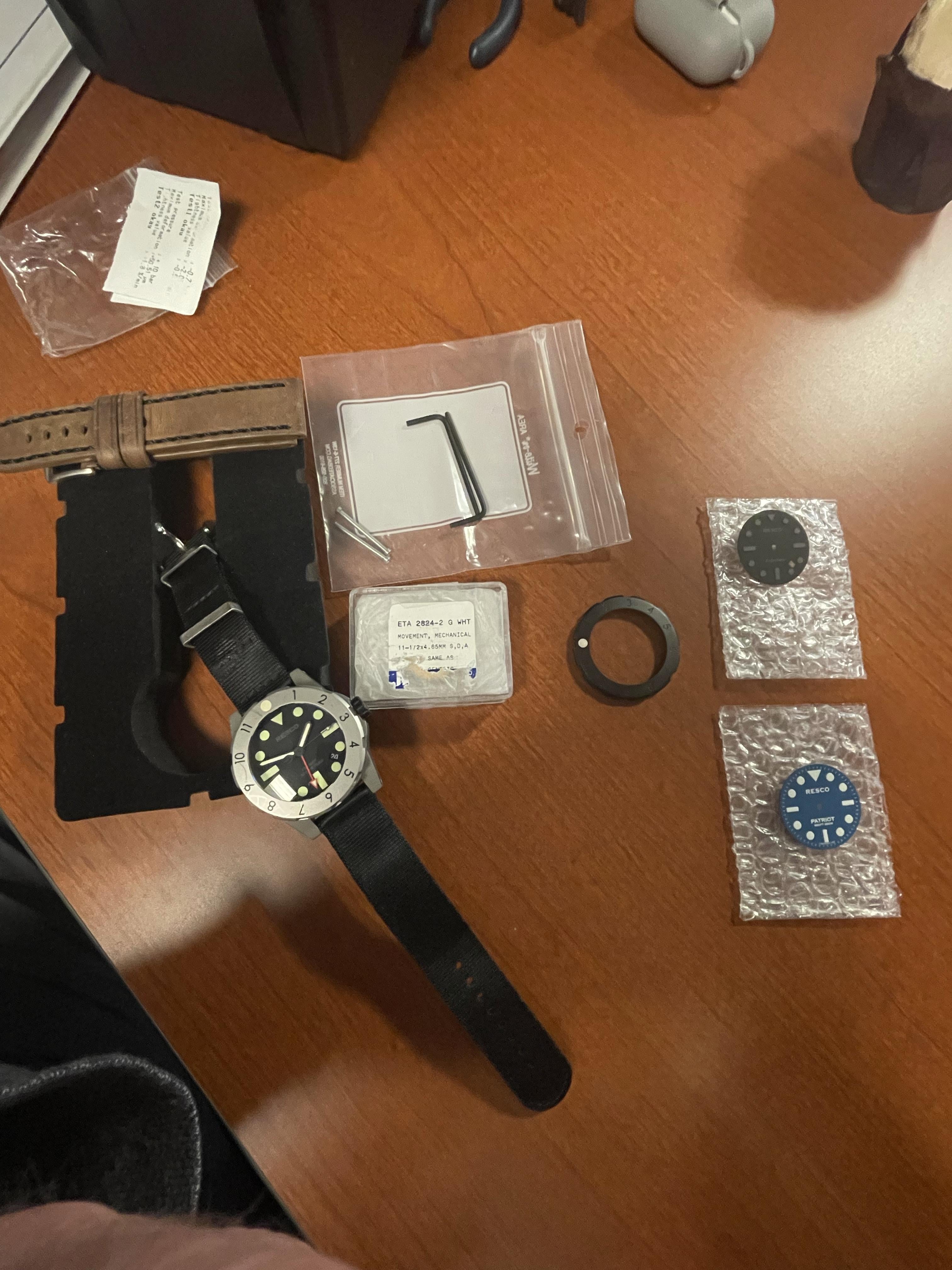 Resco Patriot (ultimate package) several dials / Swiss eta and Quartz ...