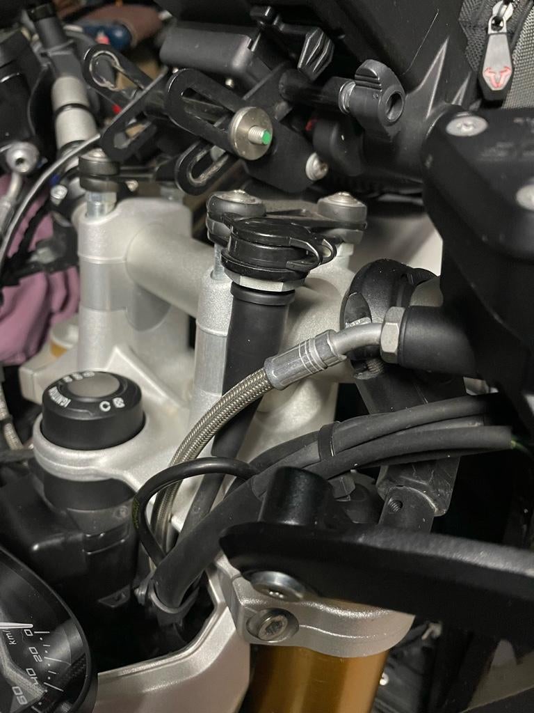 auxiliary plug | BMW R1200R Forum
