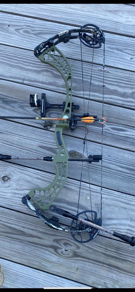 Examples of Bows in various camo patterns and color schemes and cam ...