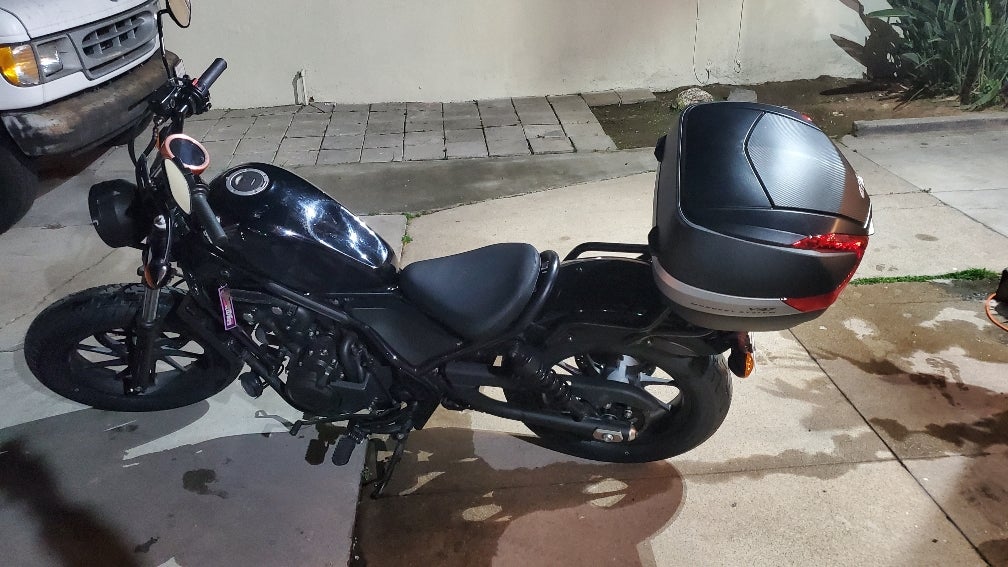 Givi monokey on Givi rack? | Honda Rebel 300, 500, & 1100 Forum