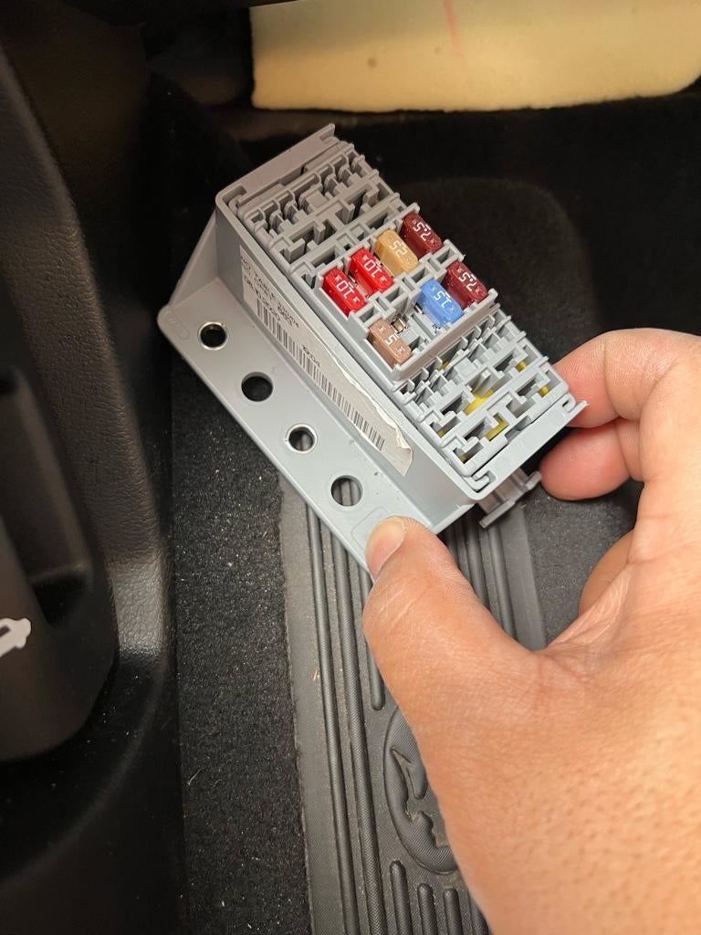 Drivers side fuse box access | Maserati Forum