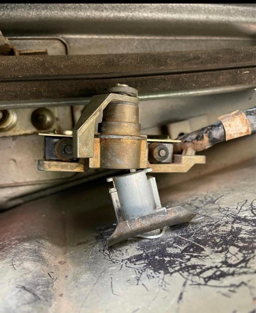 Dash Tailgate Rear Window Switch in a 78 | Bronco Forum - Full Size ...