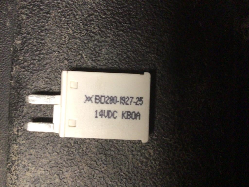 White 25 Amp Fuse in the box by the battery | Can-Am ATV Forum