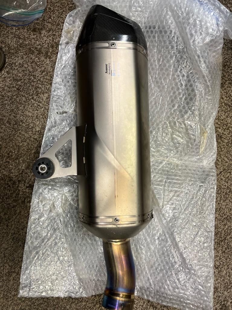 Sold - R1250GS / R1200GS Akrapovic Titanium Slip On | Adventure Rider