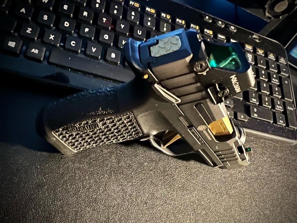 R7 Mako vs Sig P365? | Kimber Talk Forums