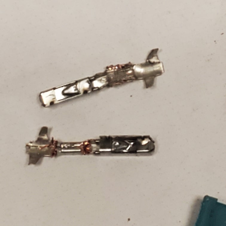 Identificeer deze connector/aansluiting | BMW Forum - BimmerFest BMW Forums