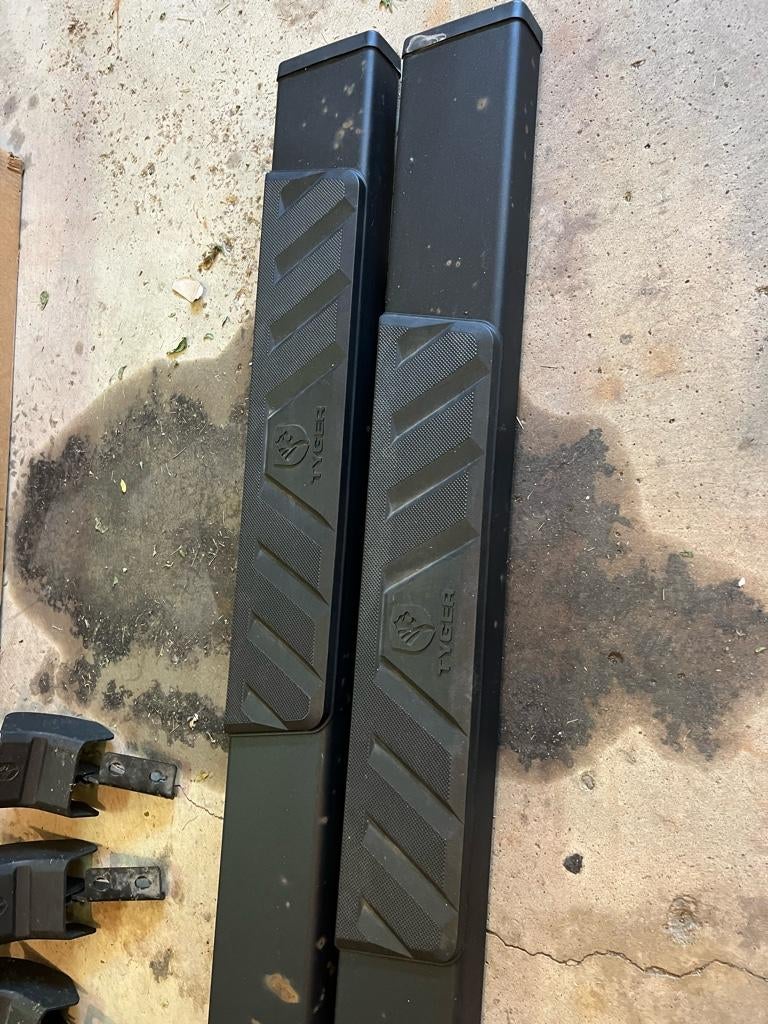 [SOLD] Tyger Riser 07-18 crew cabs | Chevy Silverado and GMC Sierra Forum