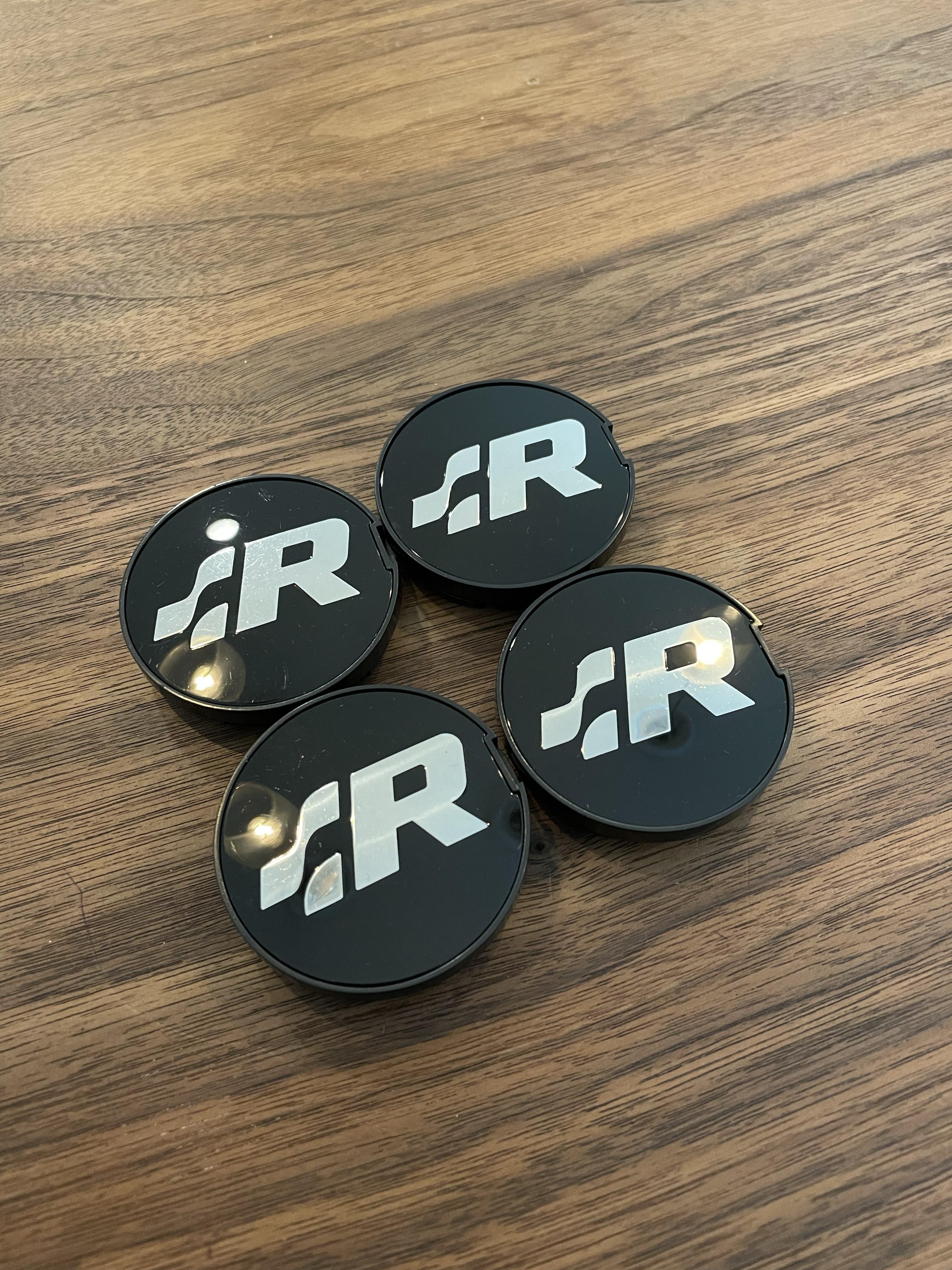 OEM R32 center caps | VW Vortex - Volkswagen Forum