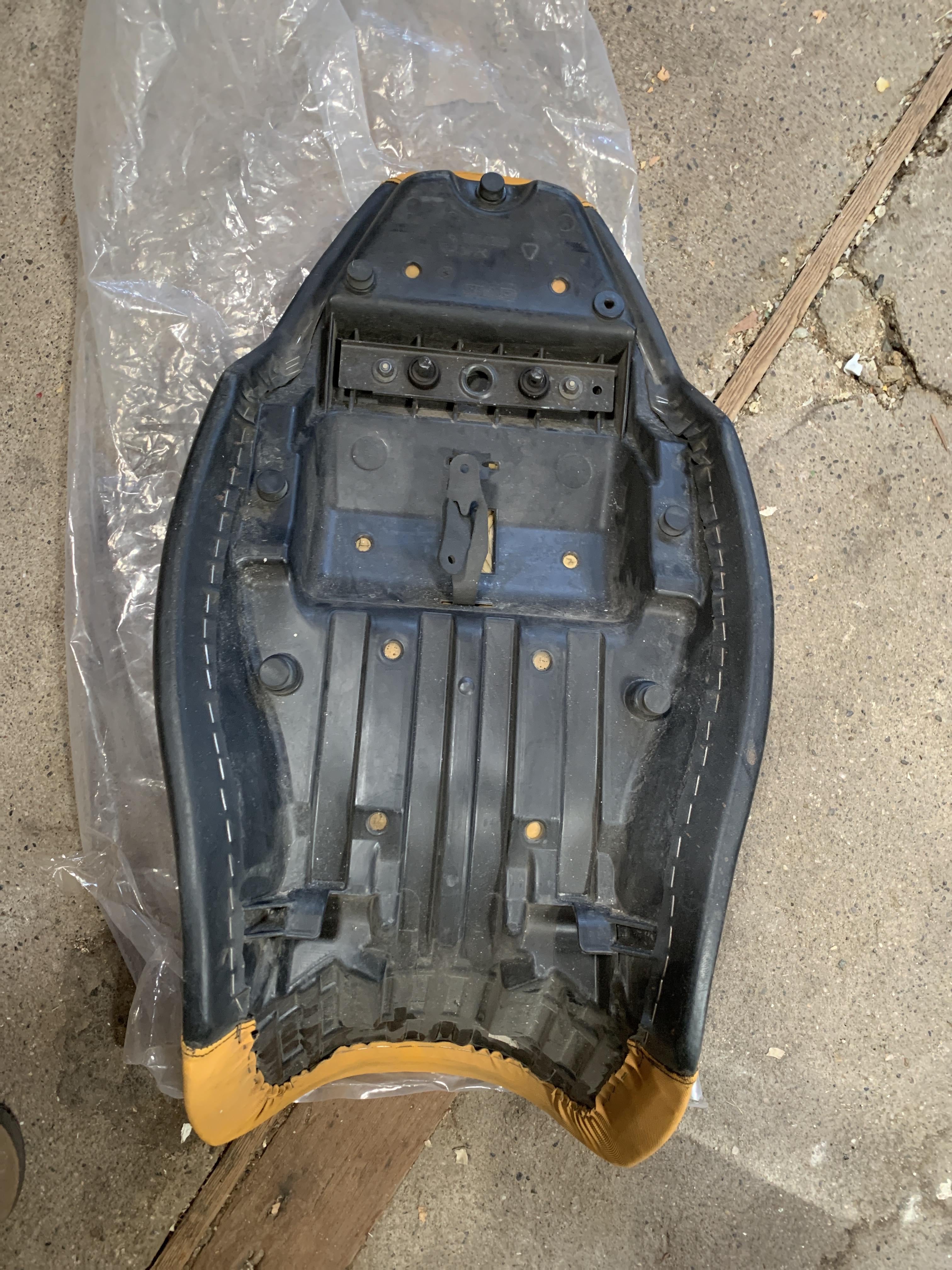 Want to buy - Bmw r1150gs adventure seat | Adventure Rider