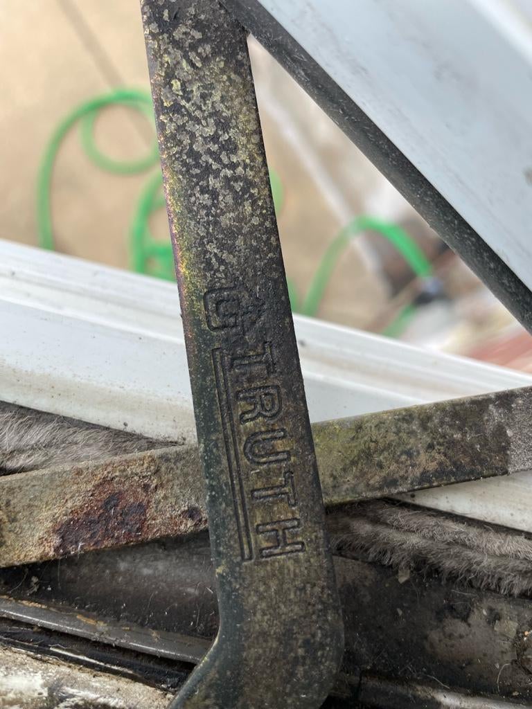 Window not closing | DIY Home Improvement Forum