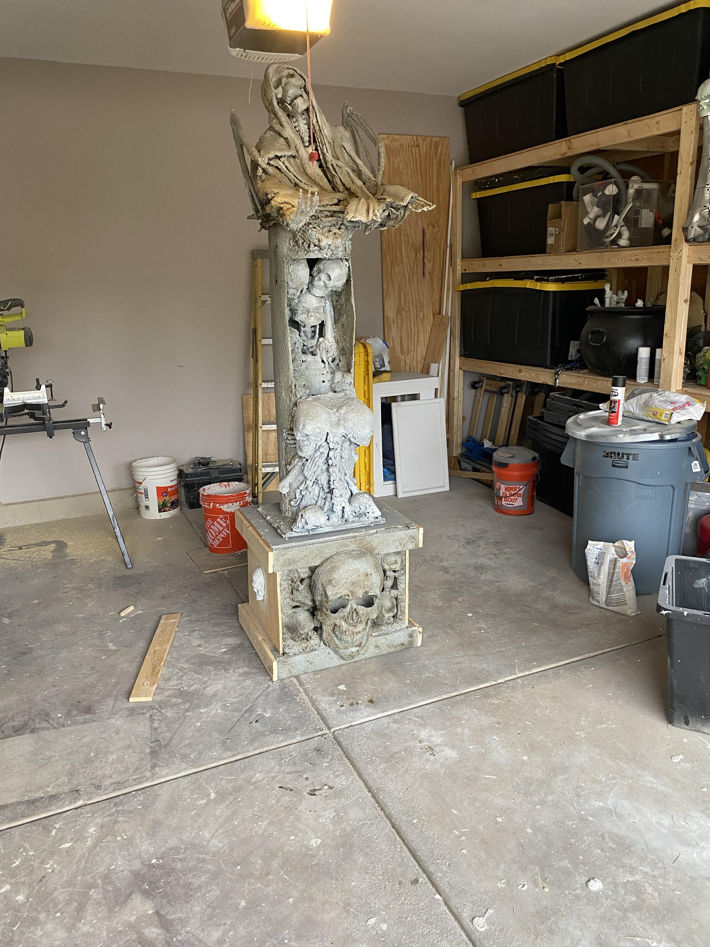 Cemetery column | Halloween Forum