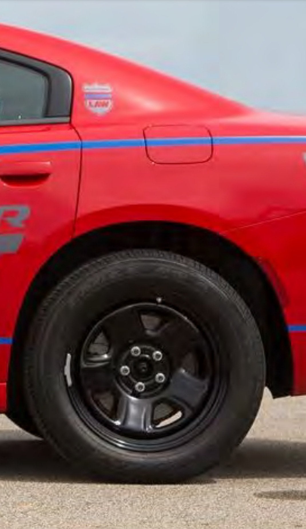 18 inch weels on the back and 20s on the front? | Dodge Challenger Forum