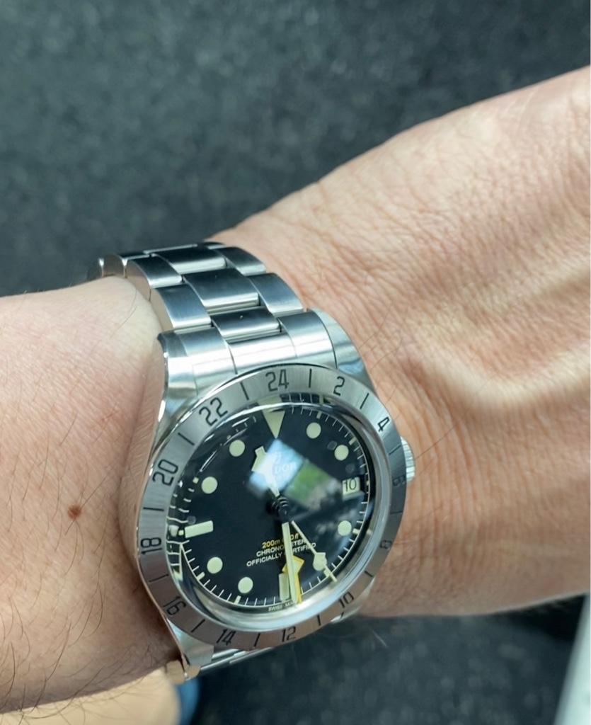 Tudor Black Bay Pro: Why do the first bracelet links protrude outward artificially? | Page 3 ...