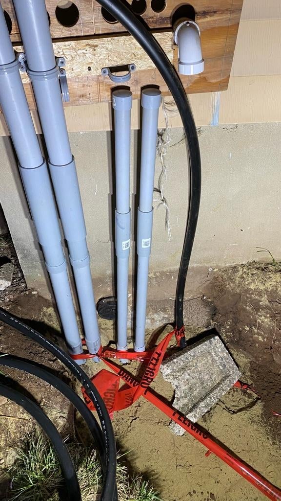 Poly SIDR pipe for spigot at detached garage. Help needed where pipe ...