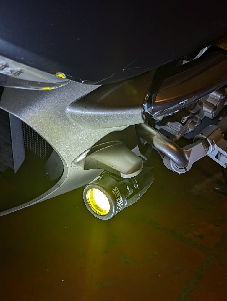 Where can I find yellow lens cover caps for GTL fog lights? | BMW K1600 ...
