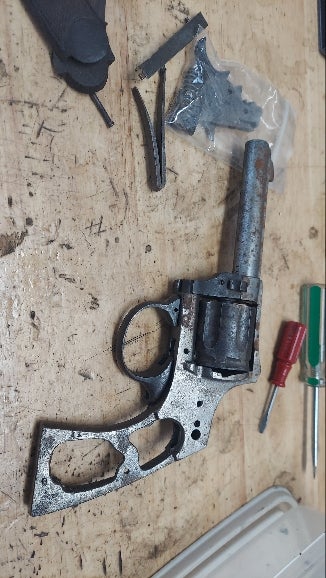 Can anybody ID this revolver | Gunboards Forums