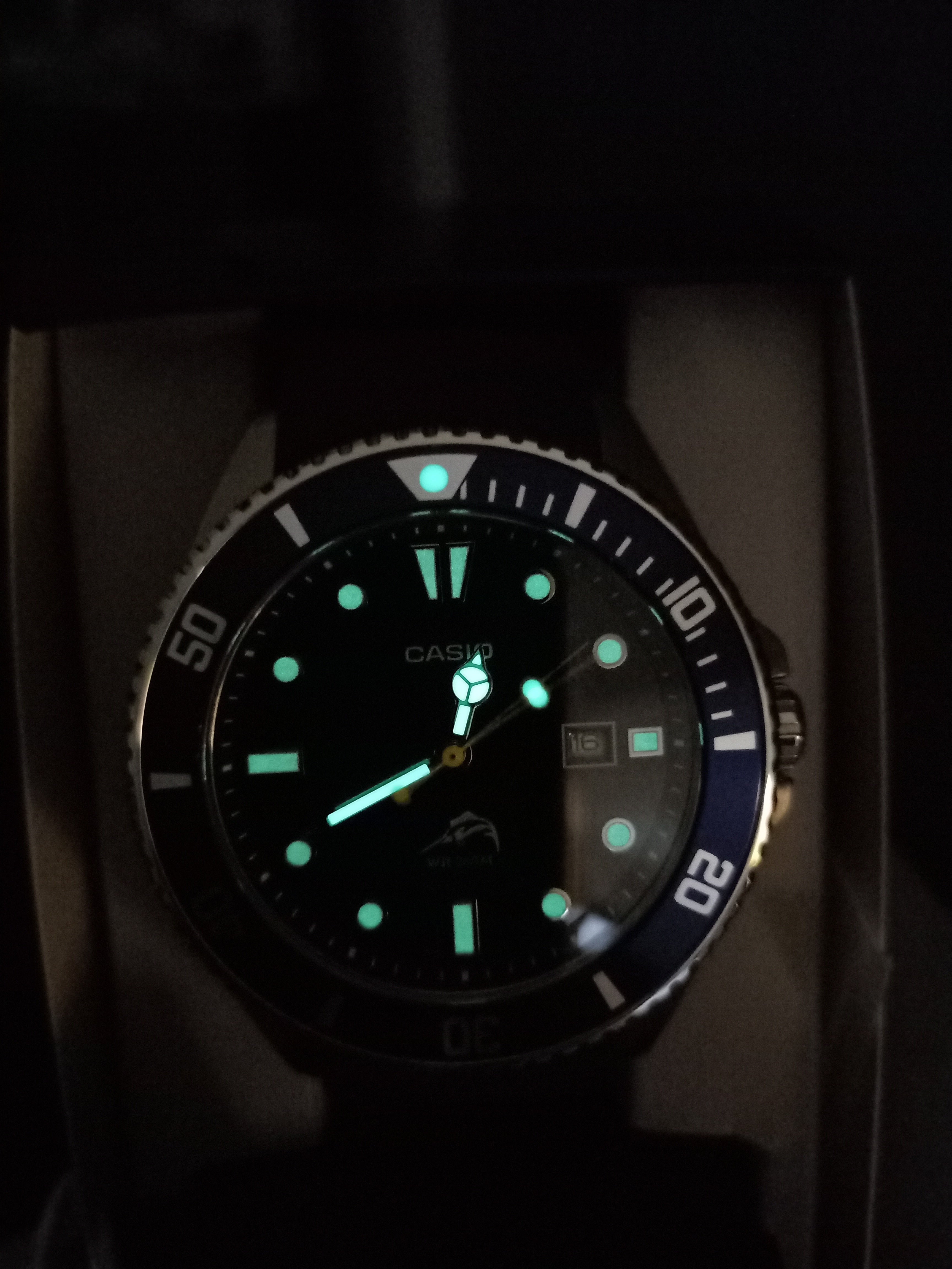 [SOLD] FS: $95 CASIO DURO MARLIN MDV-106 BLUE SAPPHIRE CRYSTAL LUMINOVA ...