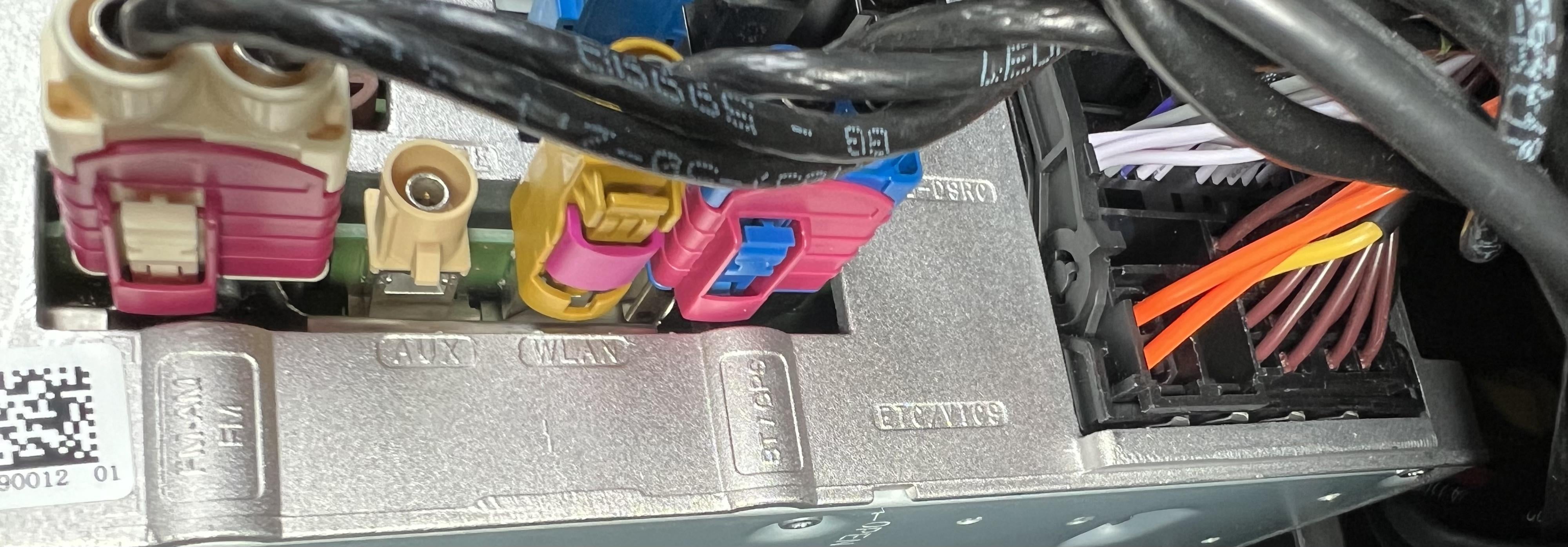 Aux on back of radio? | Mercedes-Benz Forum