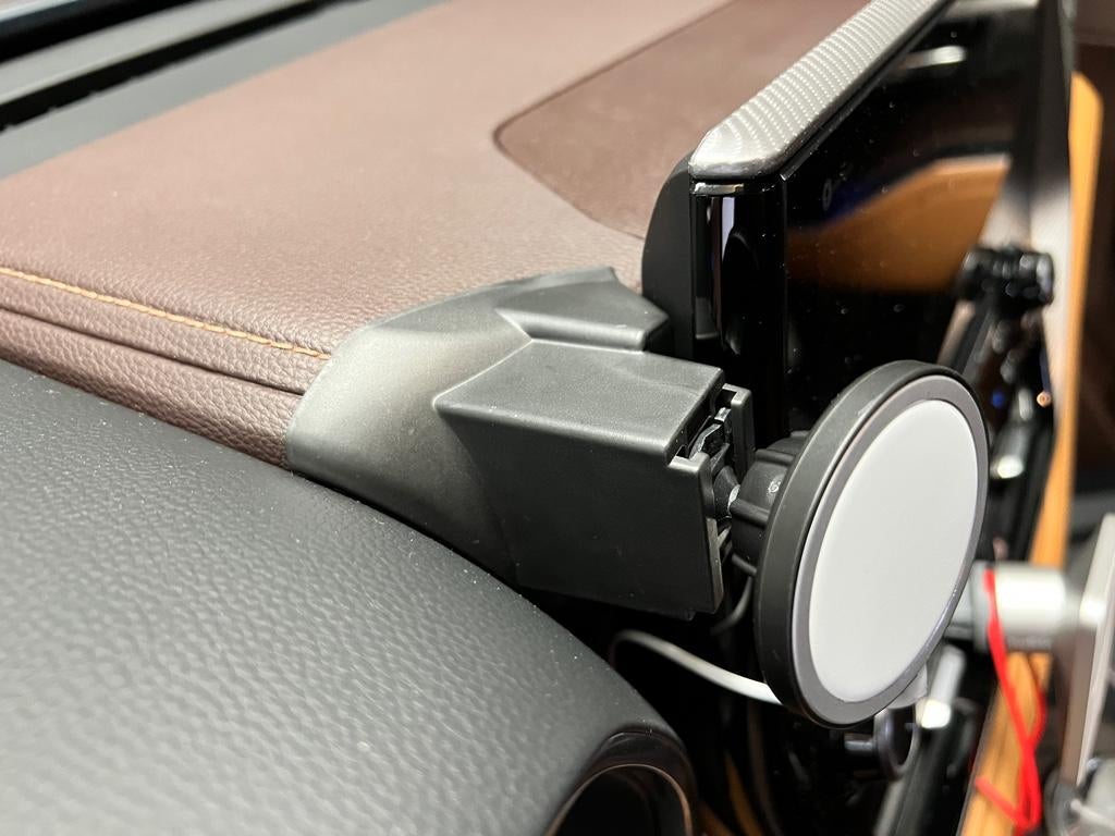 [DIY] 2020+ Dashboard Panel Phone Mount | Toyota Forum