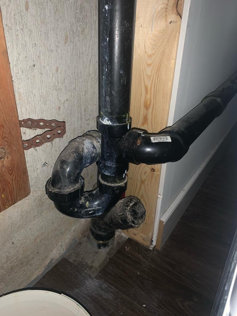 Connecting a sink drain into washers stand pipe | DIY Home Improvement ...