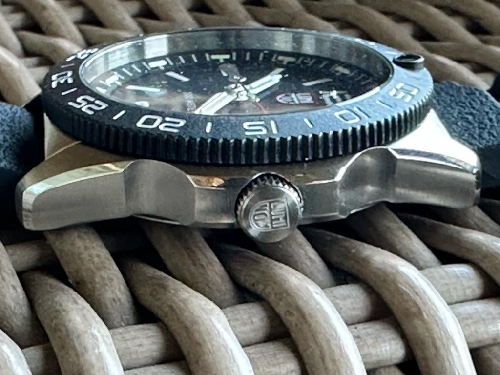 SOLD : Luminox Pacific Diver 250.00 | WatchUSeek Watch Forums
