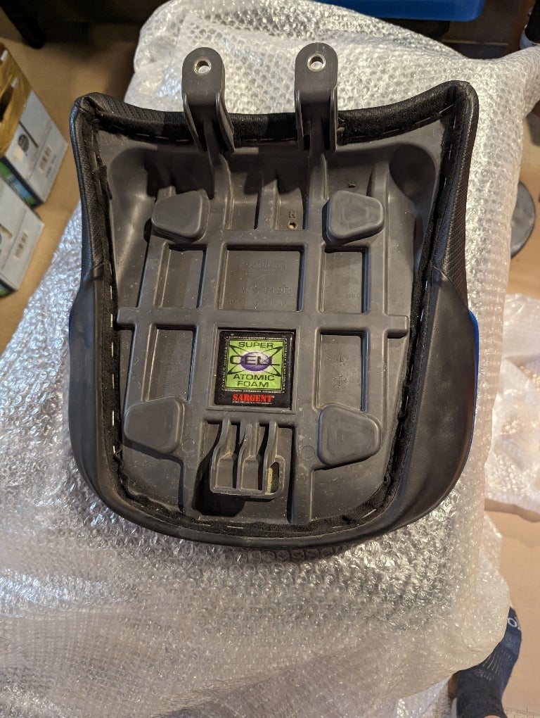 Want to buy - Yamaha 2013 Super Tenere seat for a seat build ...