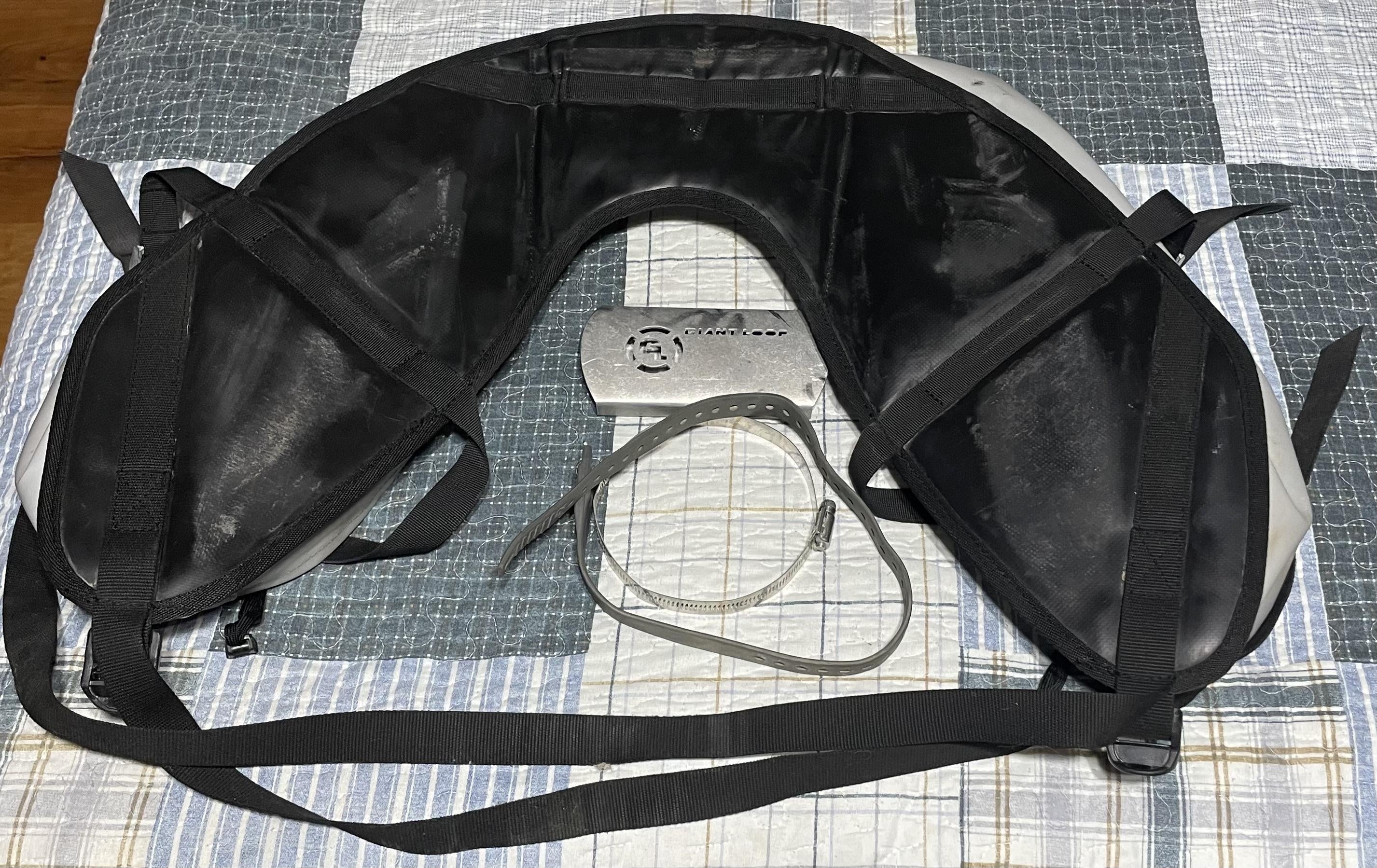 For sale - SOLD SOLD SOLD Giant Loop Mojave | Adventure Rider