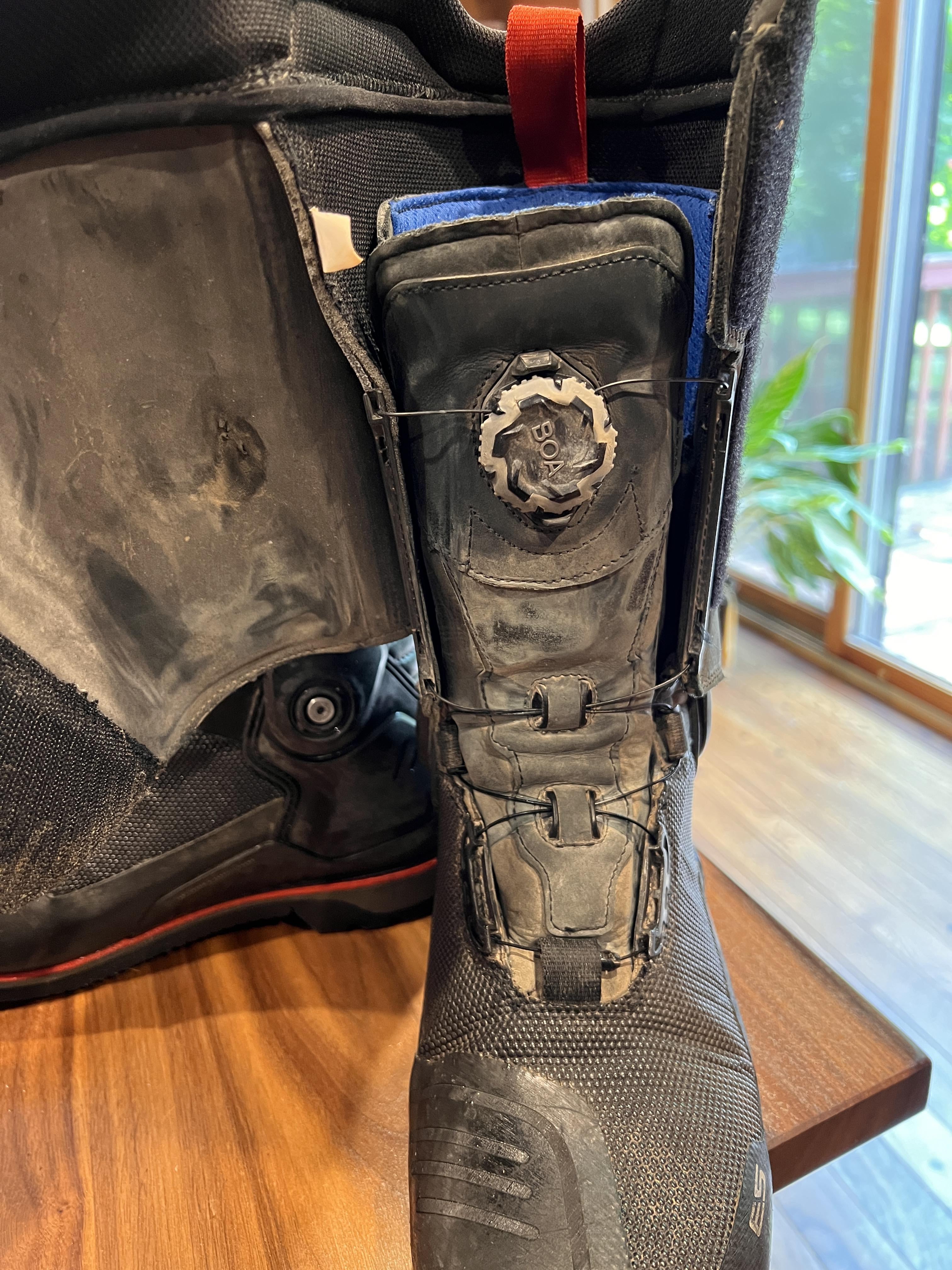 Sold - Revit Expedition Boots 9.5/43 | Adventure Rider